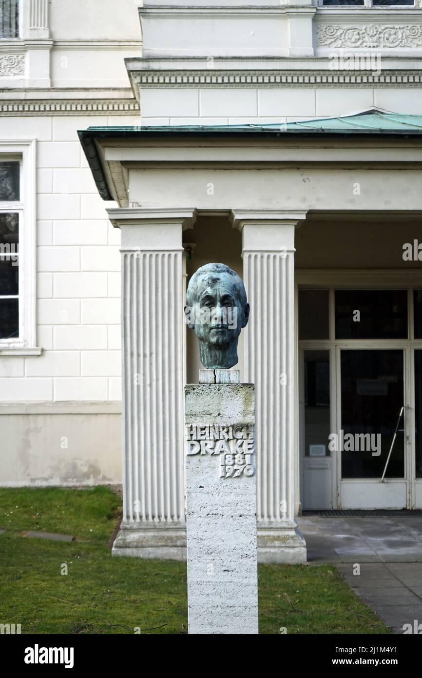 A vertical shot of Heinrich Drake statue Stock Photo - Alamy