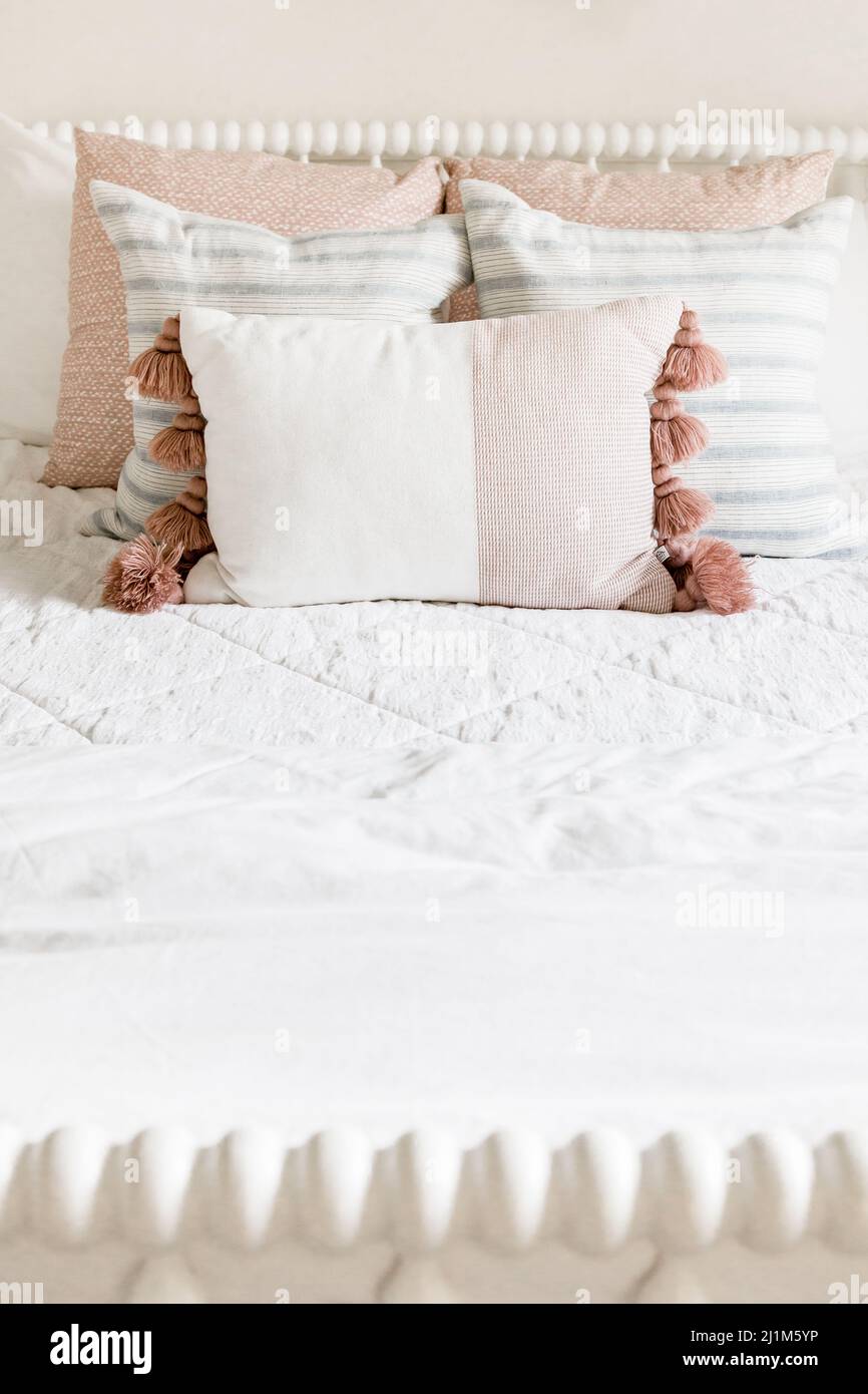 Comfortable bed bright pillows hi-res stock photography and images - Alamy