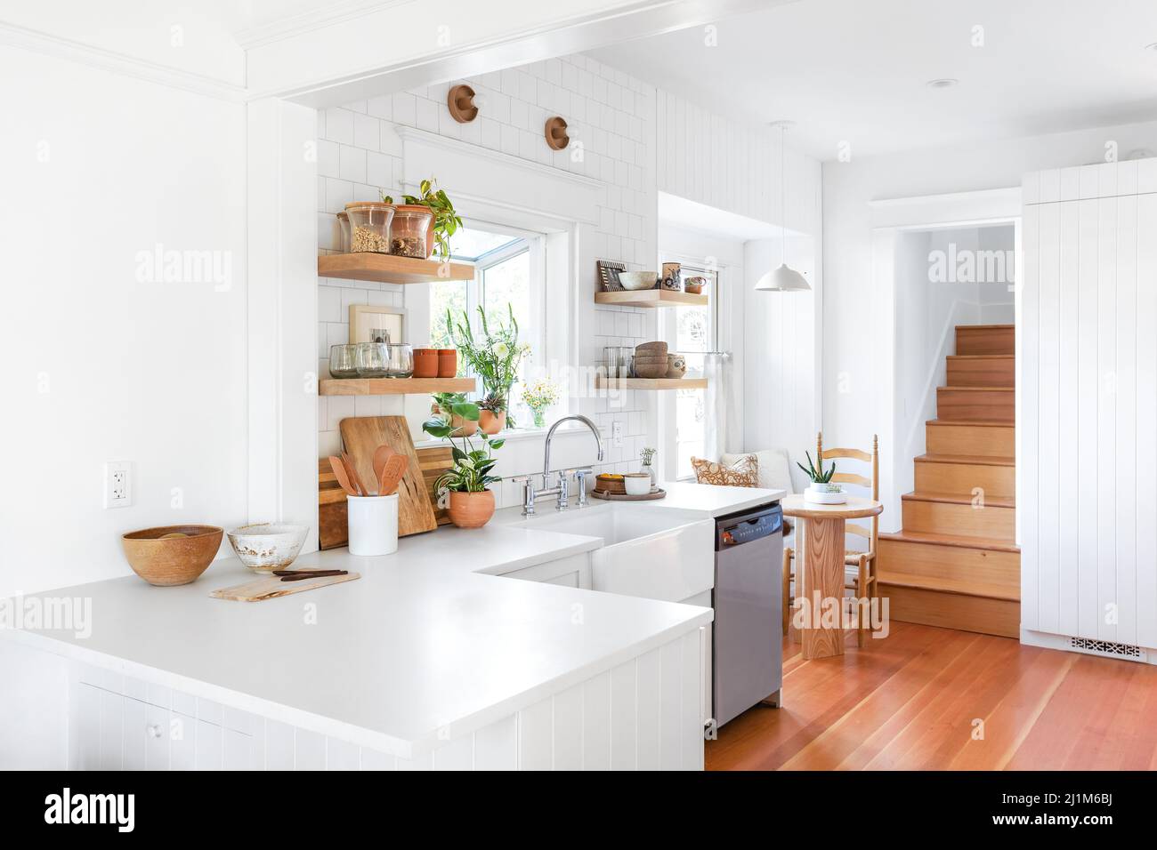 Minimalist kitchen design hi-res stock photography and images - Alamy