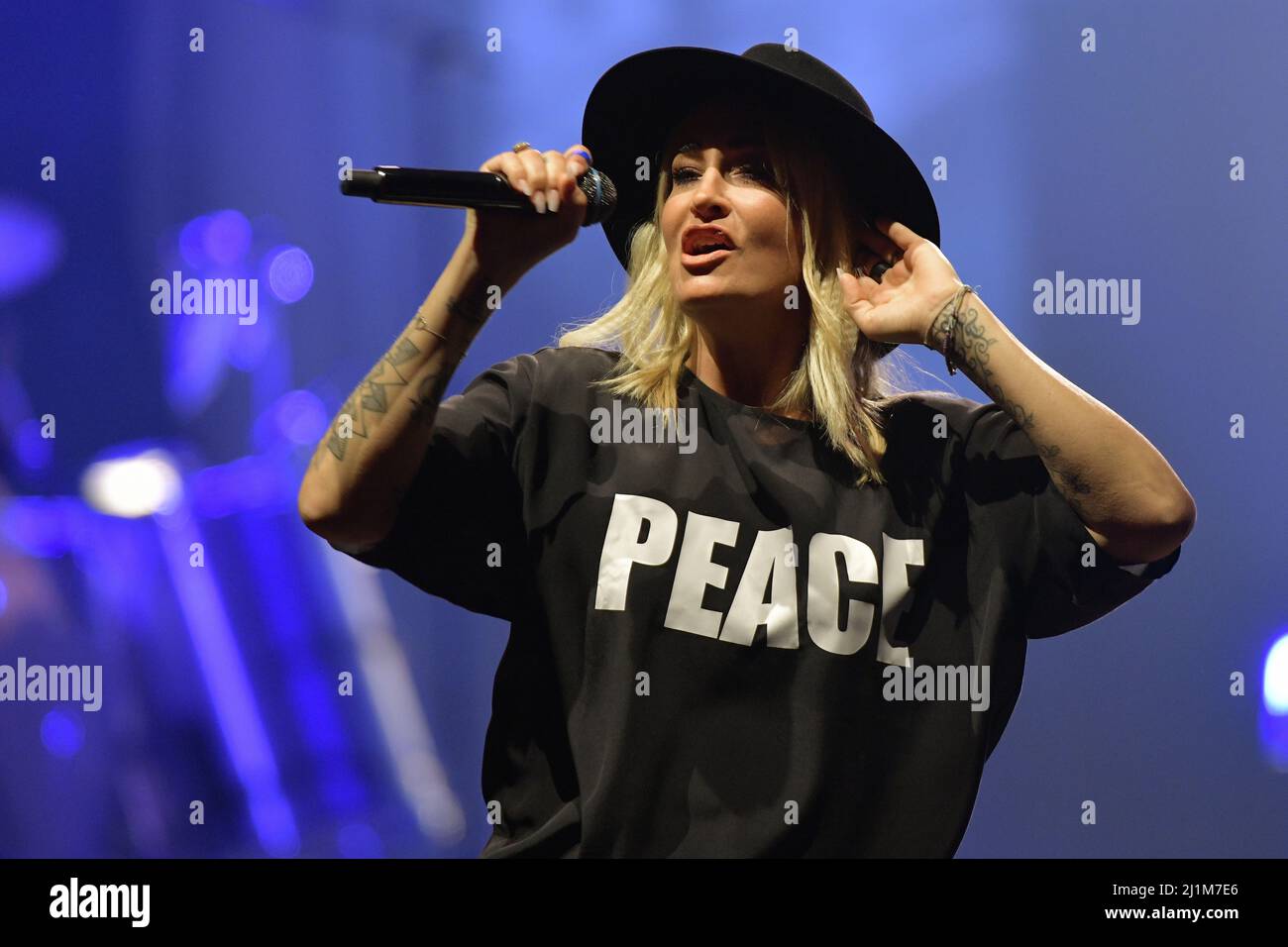 Bremen, Germany. 26th Mar, 2022. Singer Sarah Connor sings at her ...