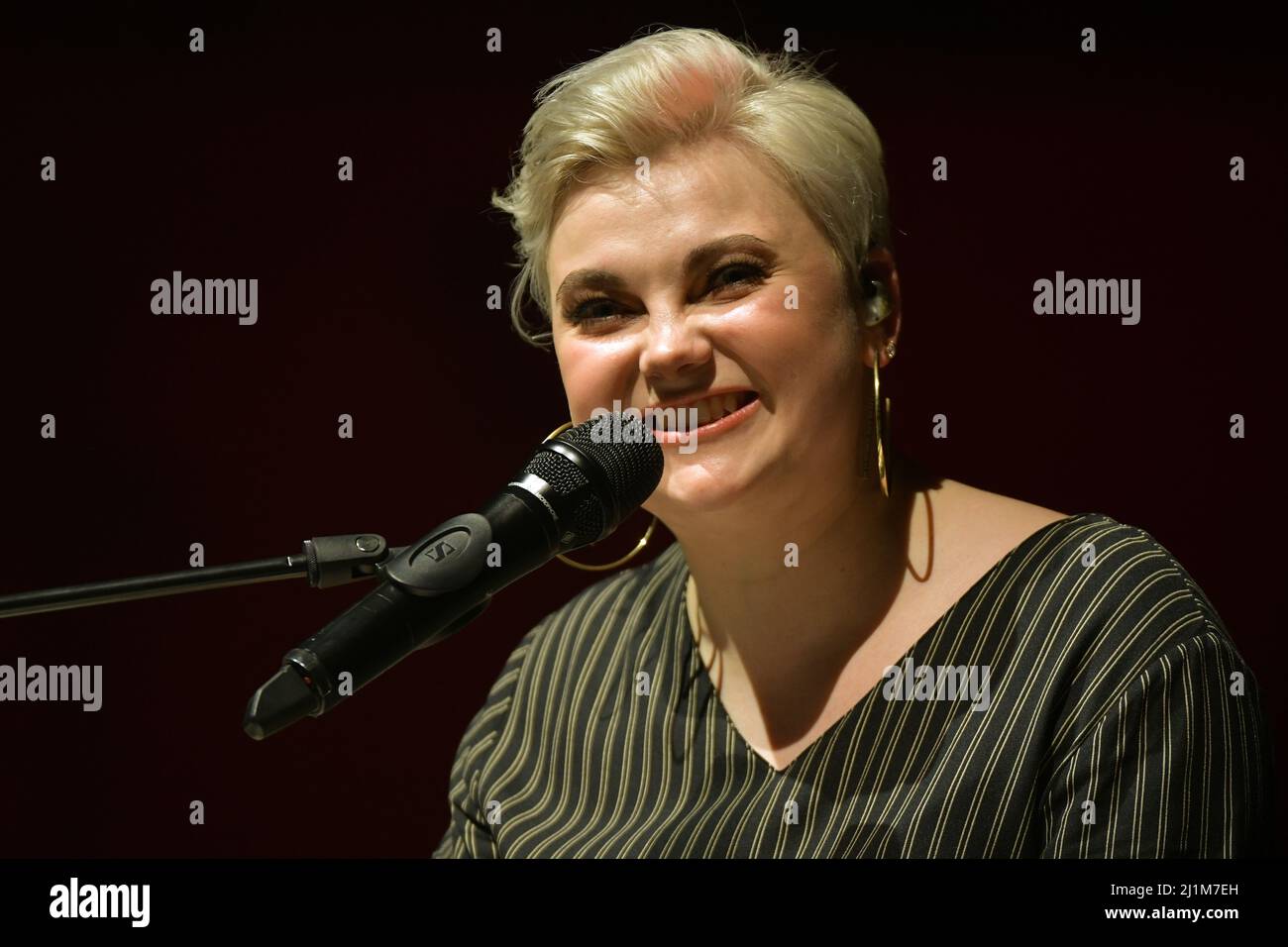 Ovb arena music band hi-res stock photography and images - Alamy