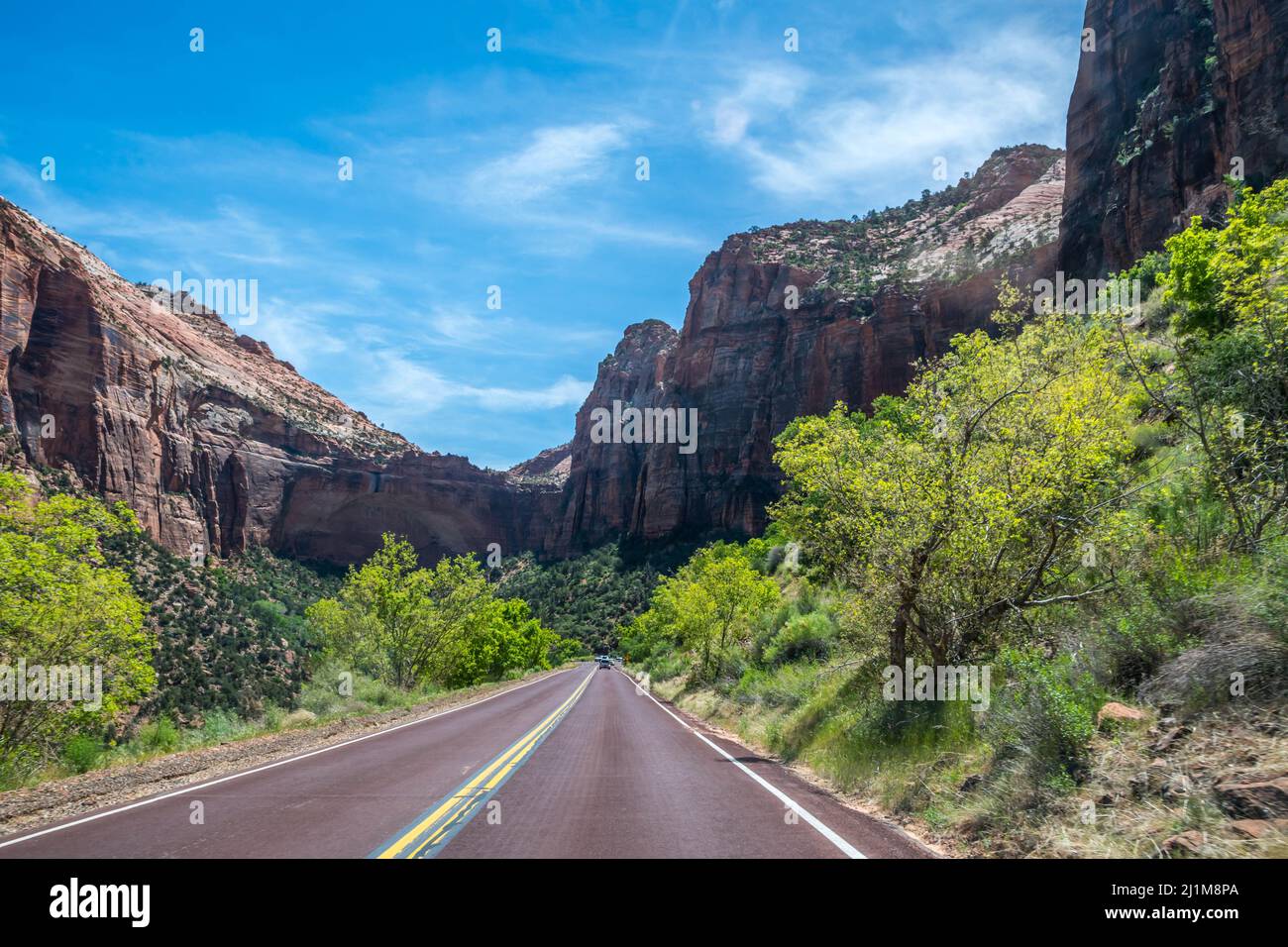 Road going to zion national park hi-res stock photography and images ...