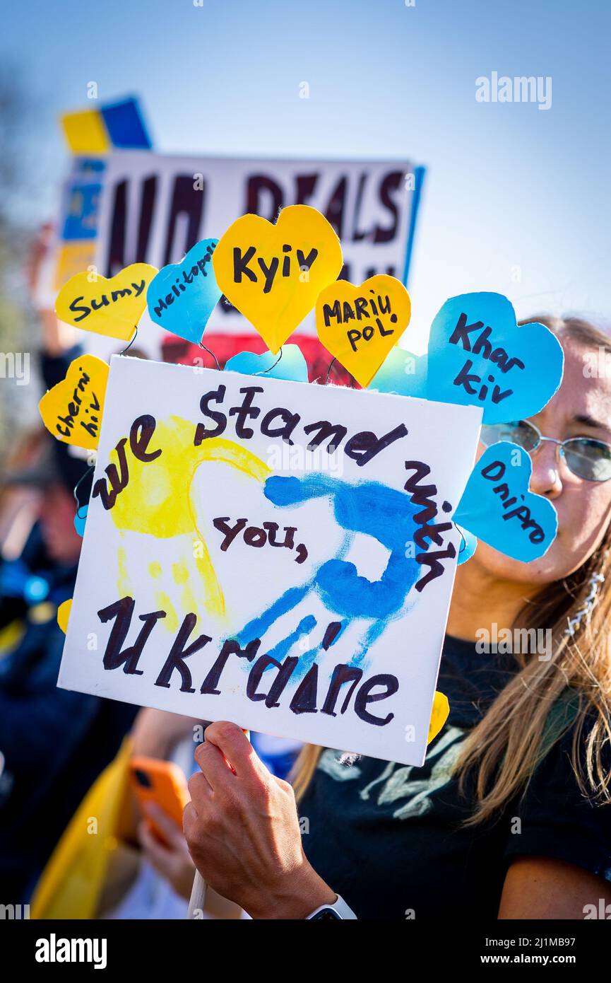 Thousands march in solidarity against the war in Ukraine. 'London ...
