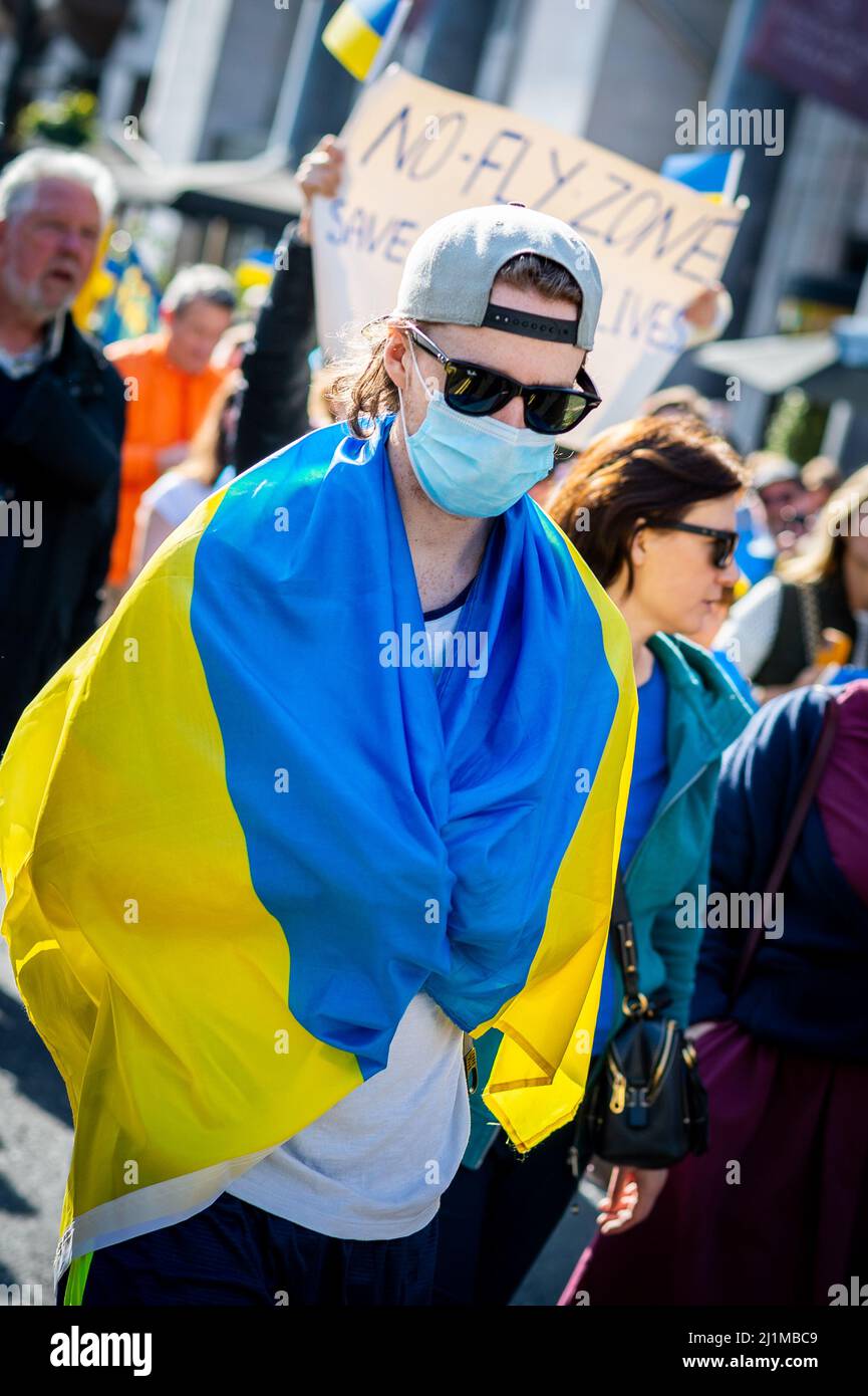 Thousands march in solidarity against the war in Ukraine. 'London ...