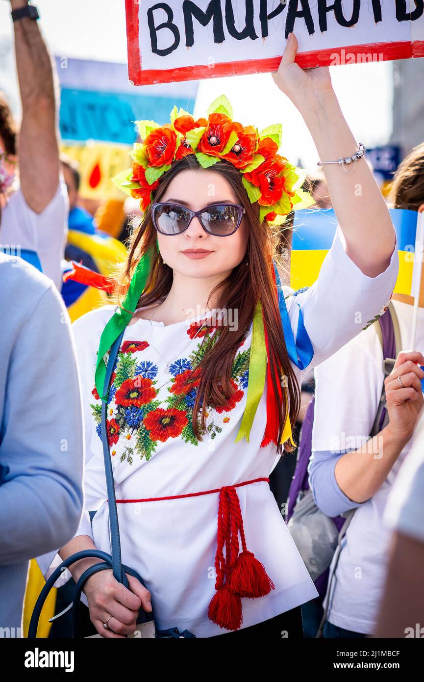 Thousands march in solidarity against the war in Ukraine. 'London ...