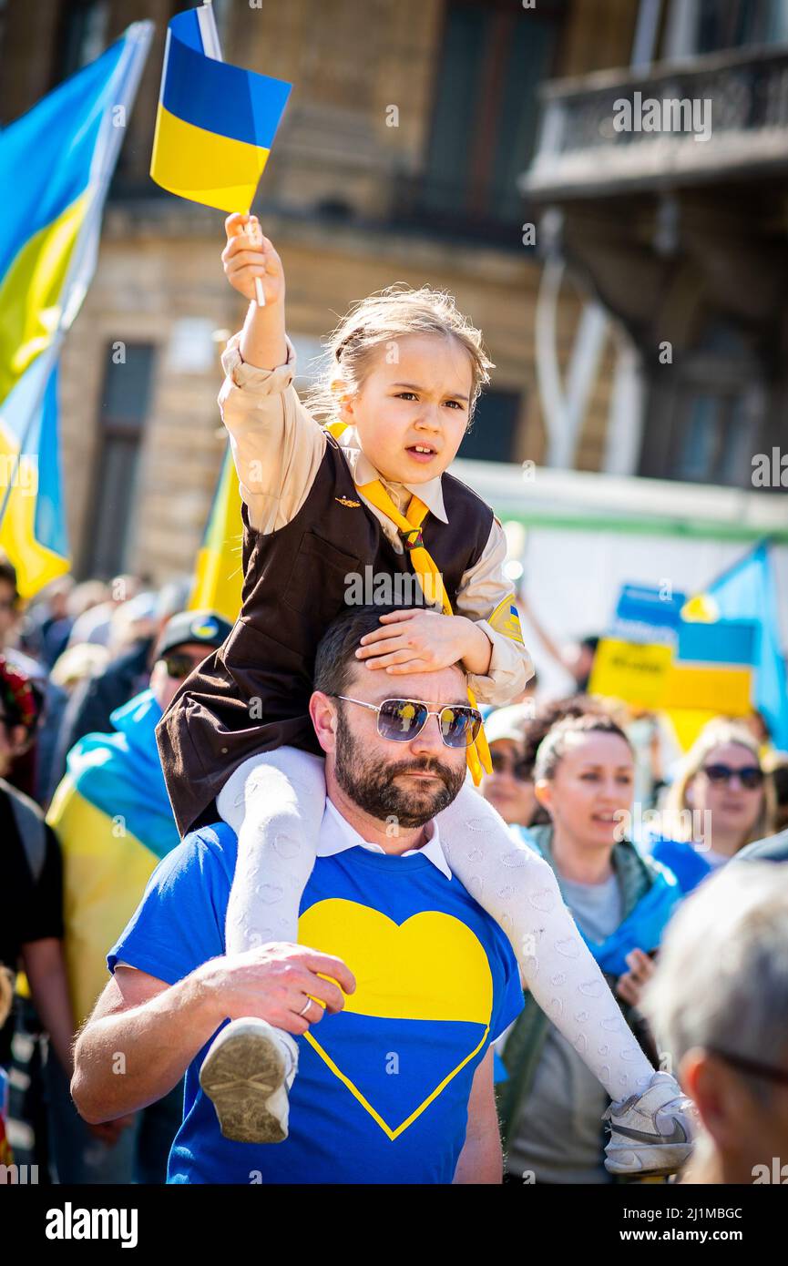 Thousands march in solidarity against the war in Ukraine. 'London ...