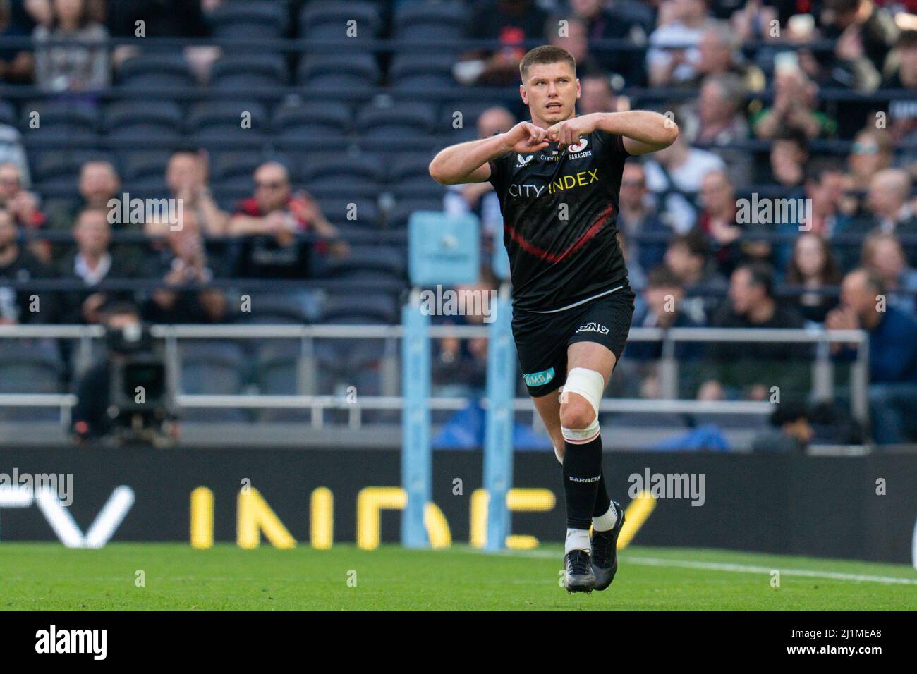 Owen Farrell #10 of Saracens converts the try kick and shows his iconic ...