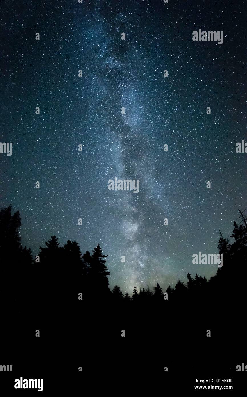 Explore sky hi-res stock photography and images - Alamy