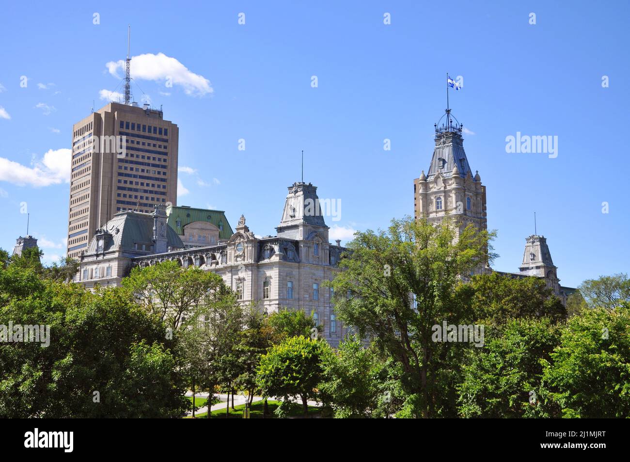 The parliament house in the city of quebec hi-res stock photography and ...