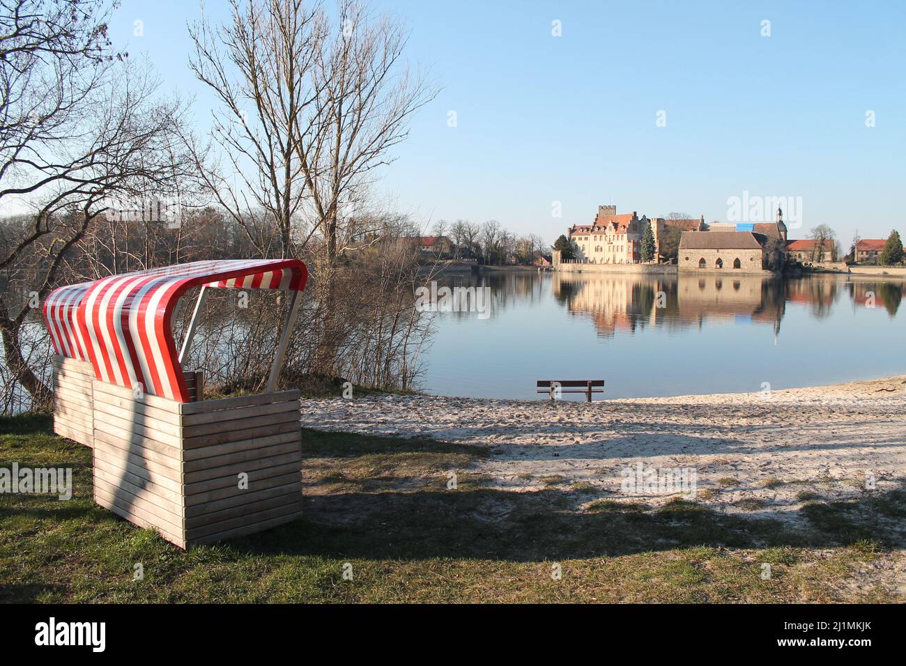 Flechtingen, Schloss am See Stock Photo - Alamy