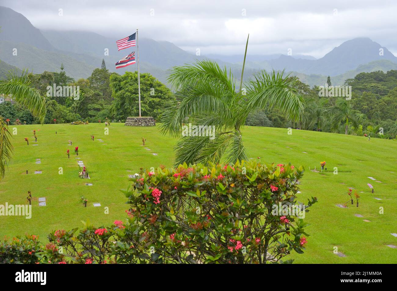 Hawaiian memorial park cemetery hi-res stock photography and images - Alamy