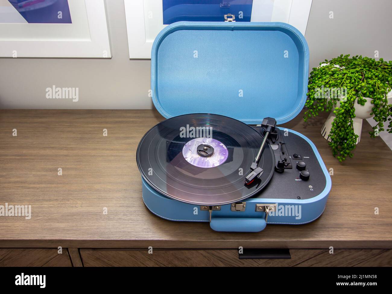 Interior bedroom record player hi-res stock photography and images - Alamy