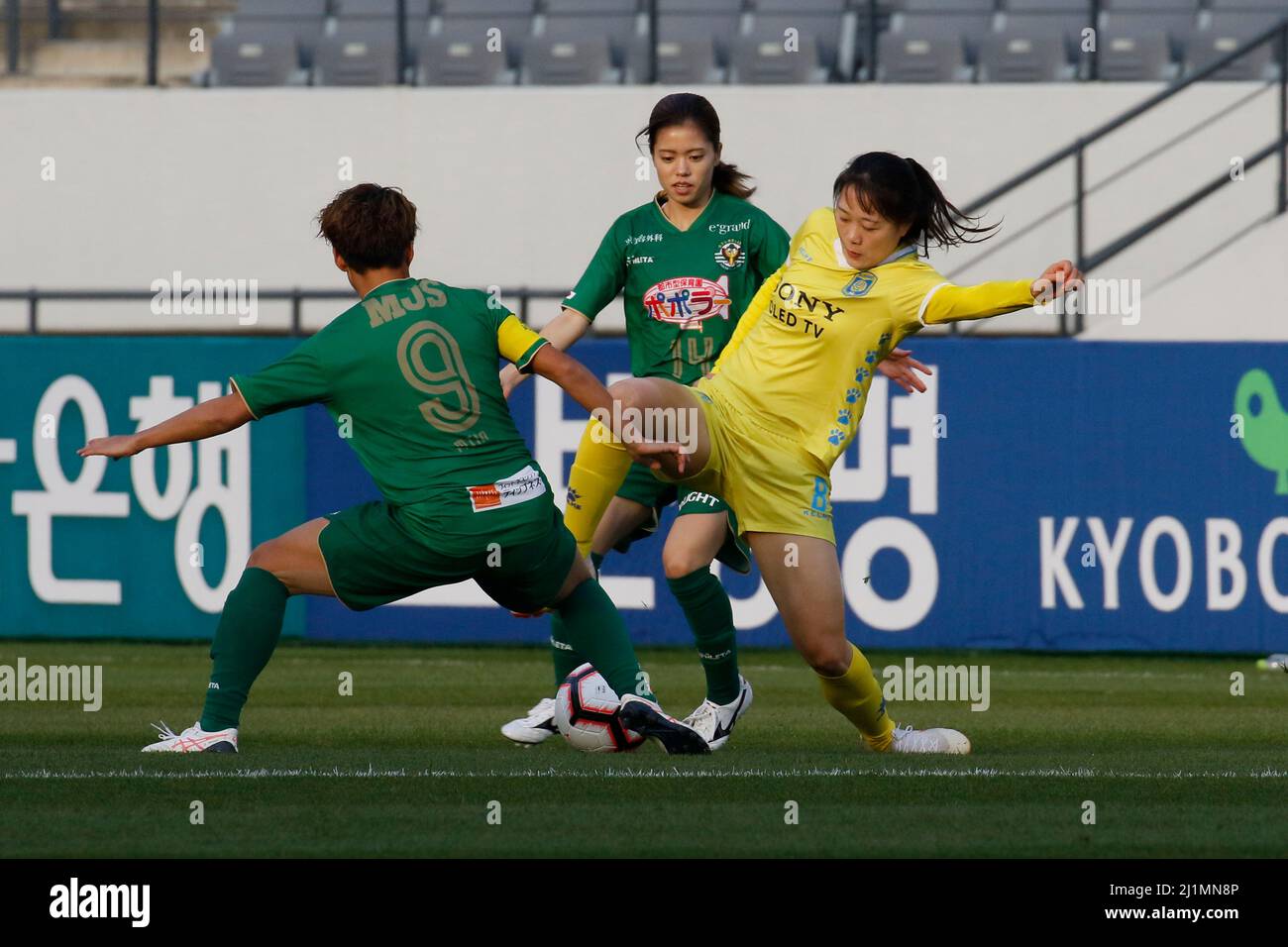 Mina tanaka of nippon tv beleza hi-res stock photography and images - Alamy