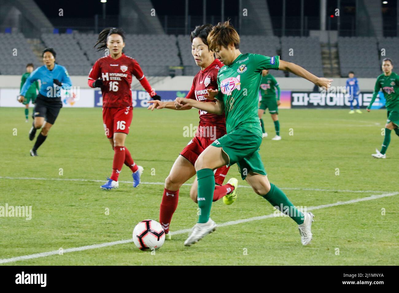 Nov 28, 2019-Yongin, South Korea-Kim Hye Ri of Incheon Hyundai Steel ...