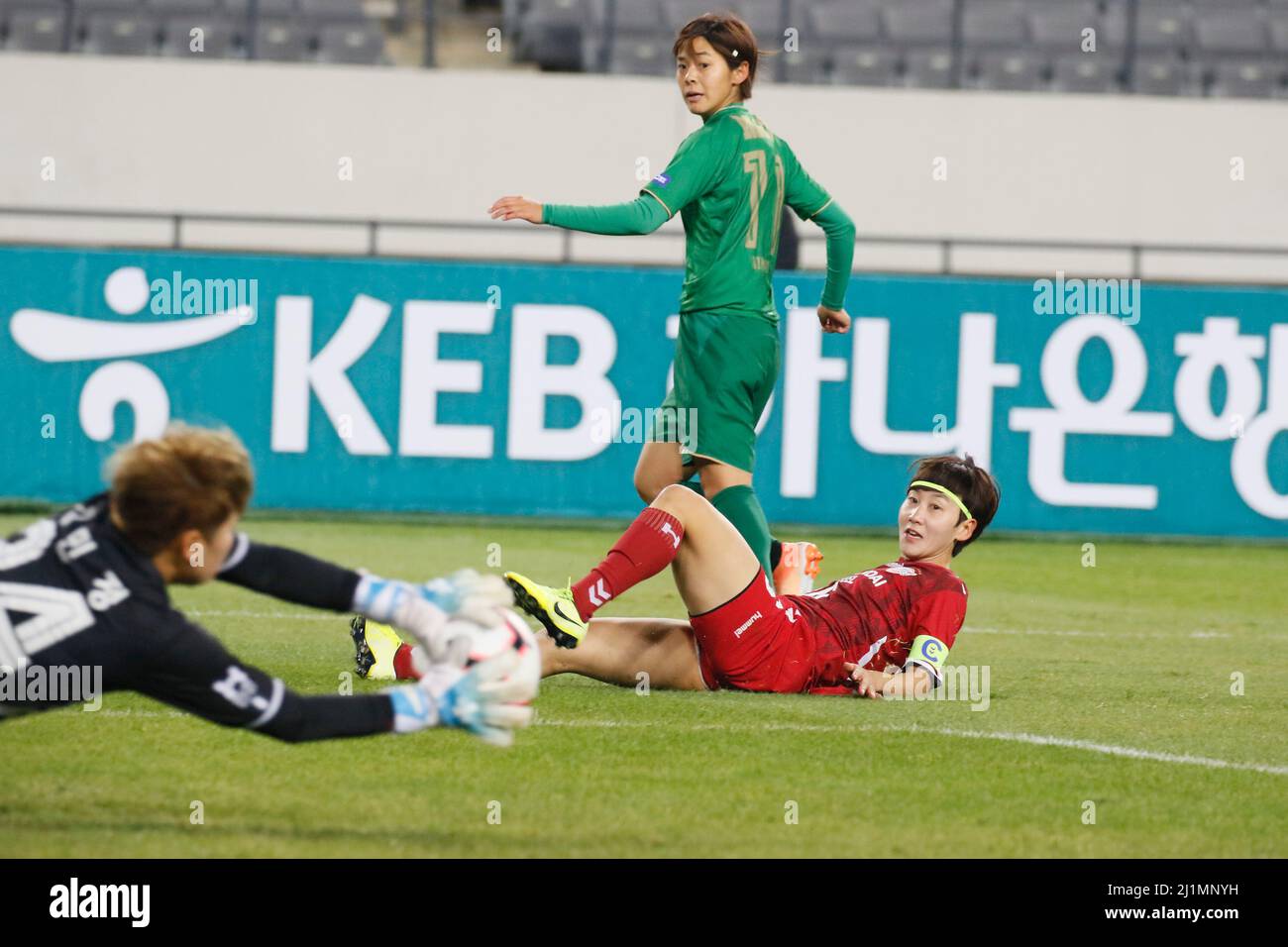 Nov 28, 2019-Yongin, South Korea-Kang Chae Rim, Kim Min Jung of Incheon ...