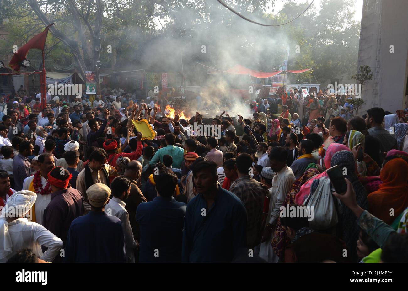 Pakistani devotees attend the three-days 434th annual Urs 'Festival of ...