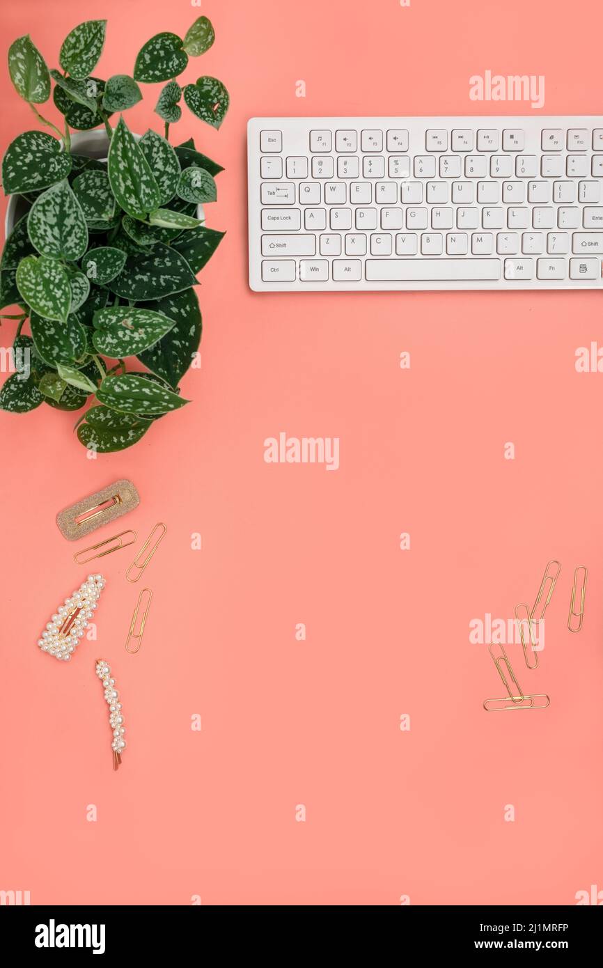 Pantone coral hi-res stock photography and images - Alamy