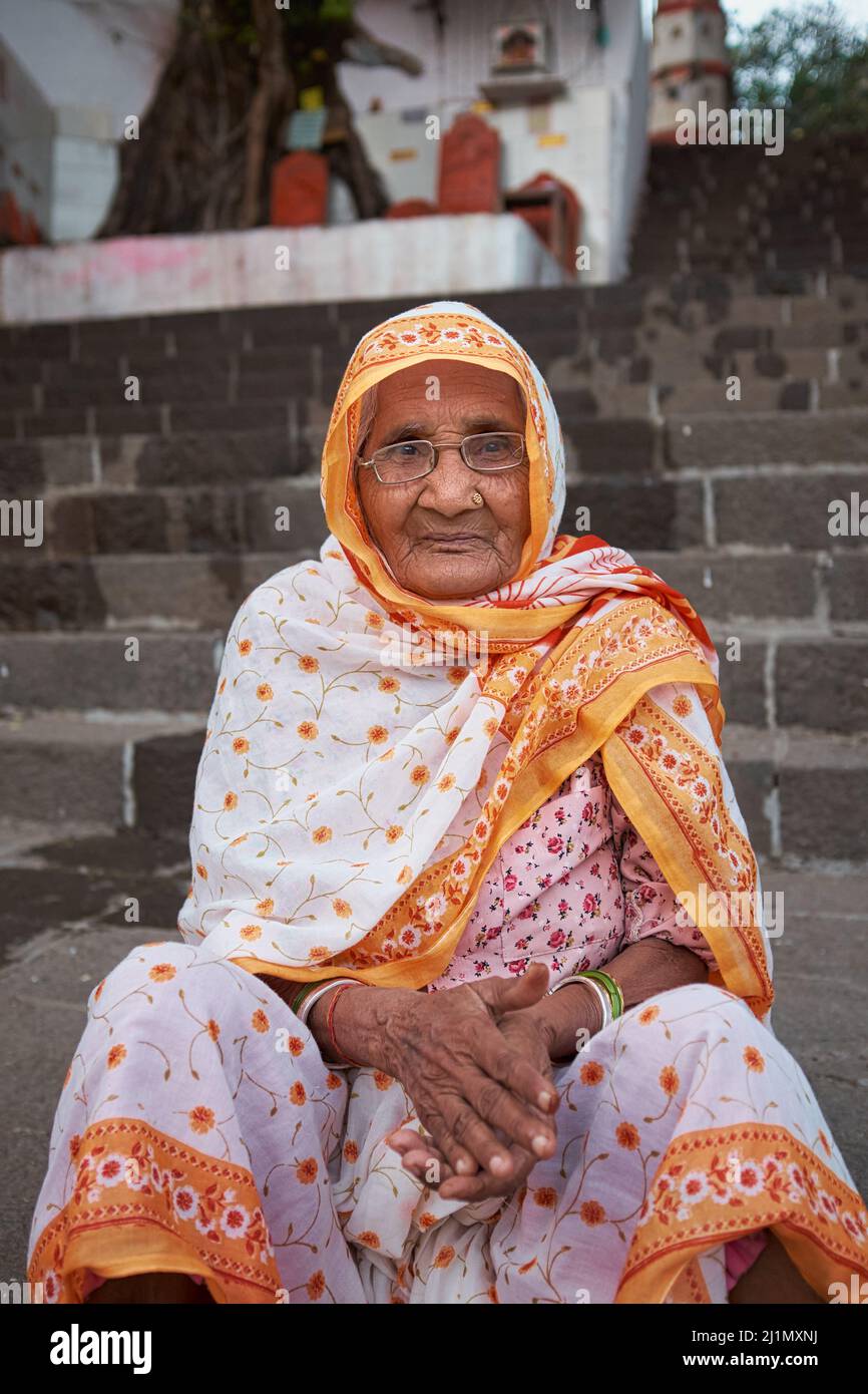 Widows india hi-res stock photography and images - Alamy