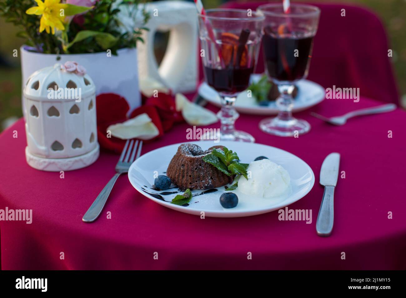 Romantic table for two outdoors Stock Photo - Alamy