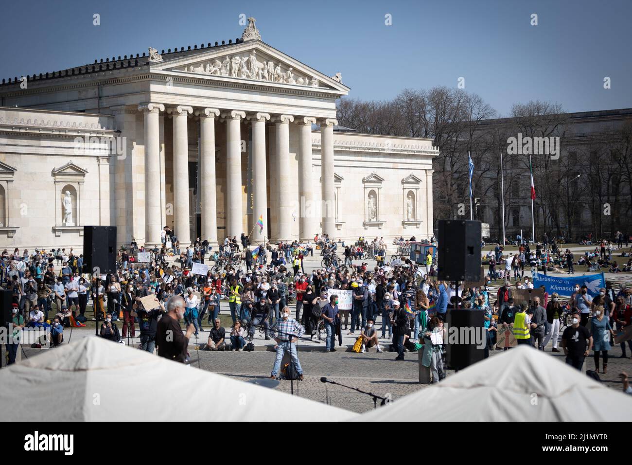 Munich, Germany. 25th Mar, 2022. On March 25, 2022 1400 joined a rally ...