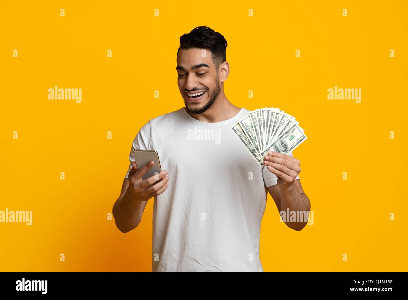 Advertisement on arabic hi-res stock photography and images - Alamy