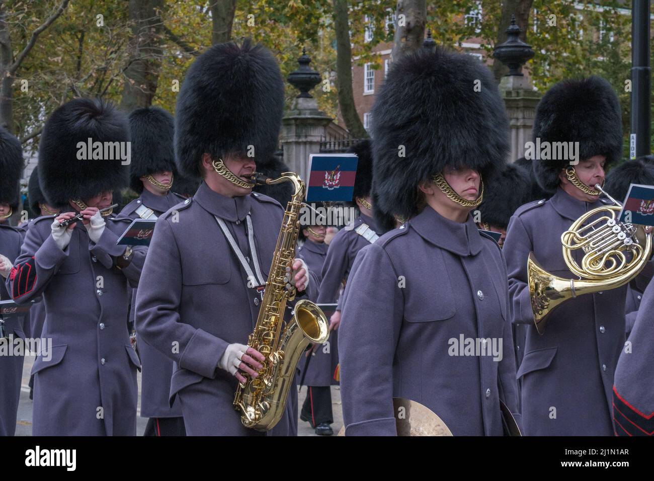 Bearskin hats close up hi-res stock photography and images - Alamy