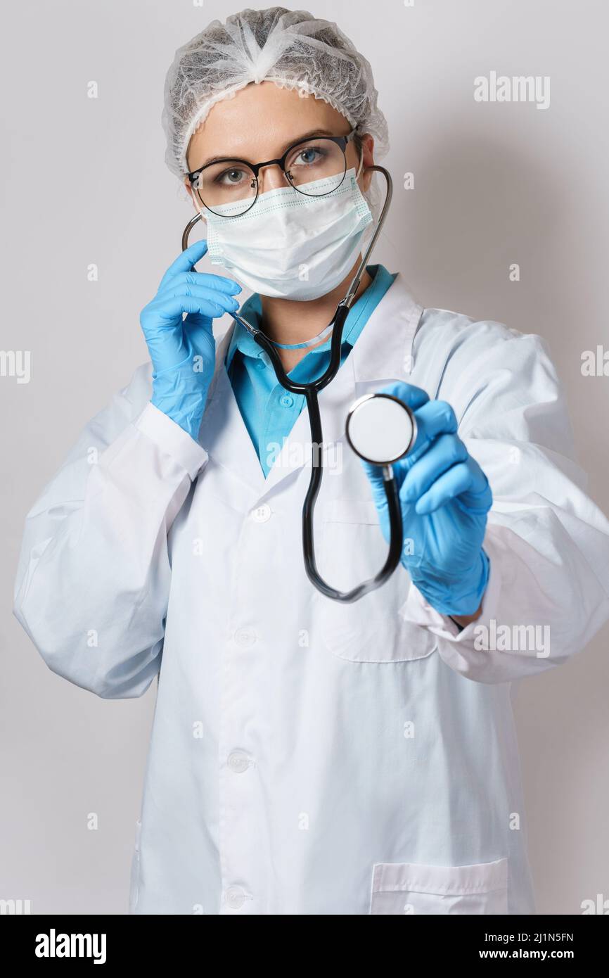 Young female doctor pulmonologist with a stethoscope Stock Photo - Alamy
