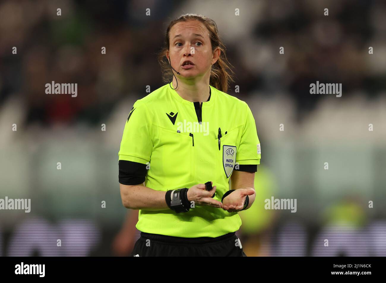 Referee cheryl foster hi-res stock photography and images - Alamy
