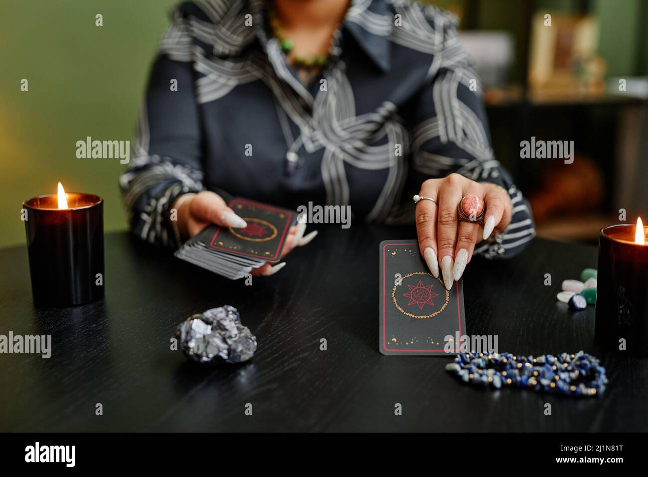 Tarot reading table close up hi-res stock photography and images - Alamy