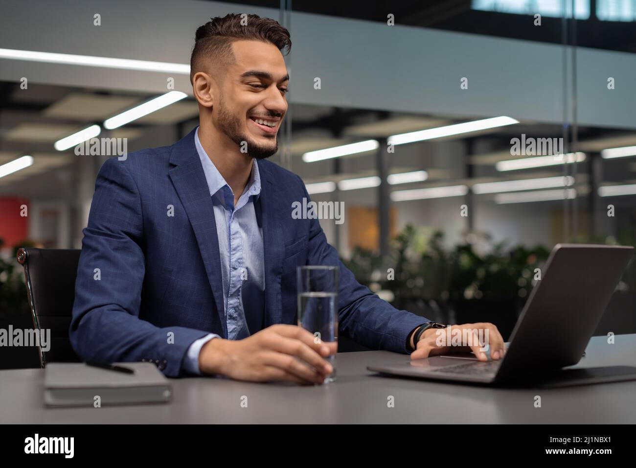 Happy manager hi-res stock photography and images - Alamy
