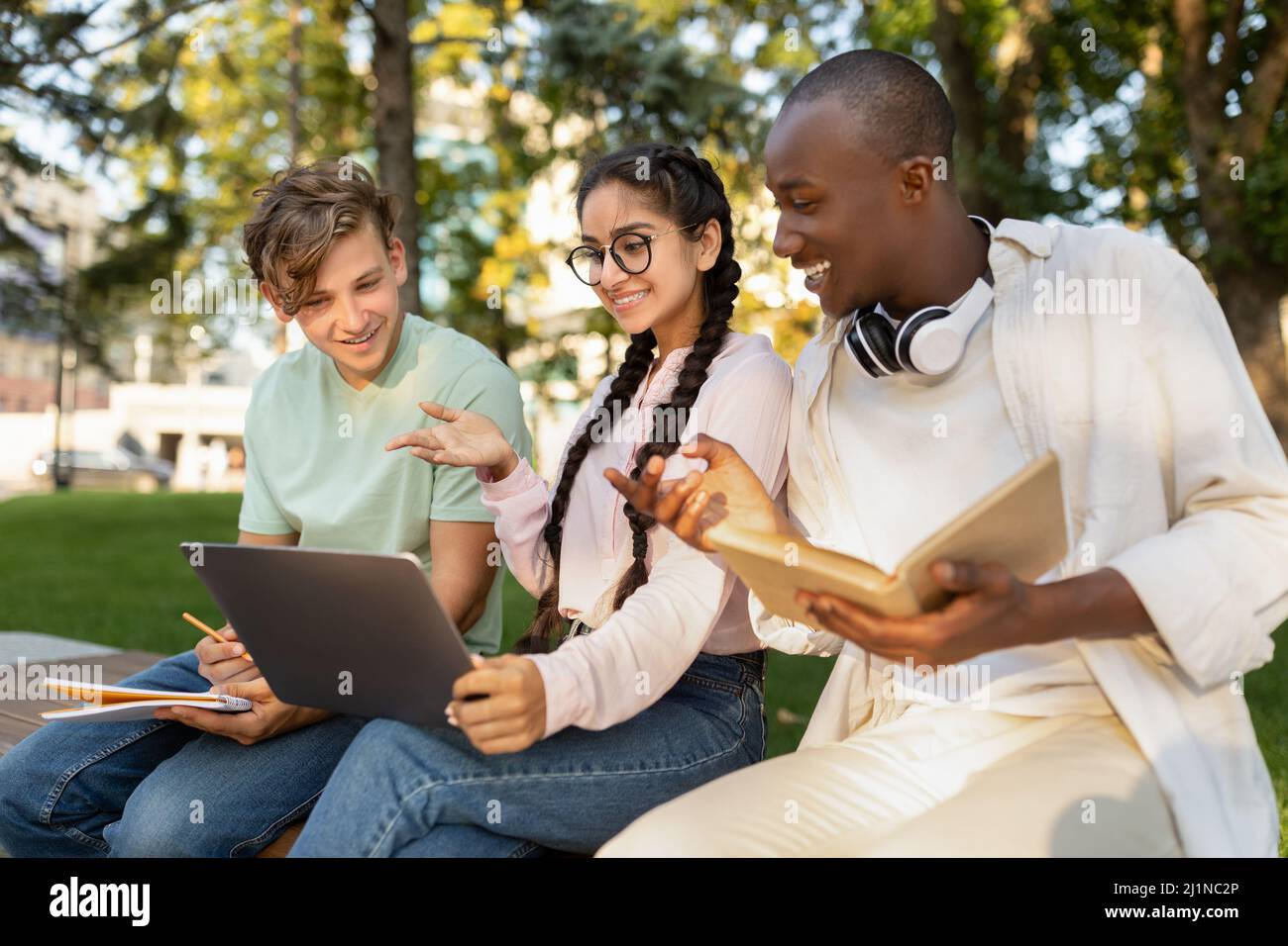 Diverse students studying hi-res stock photography and images - Alamy