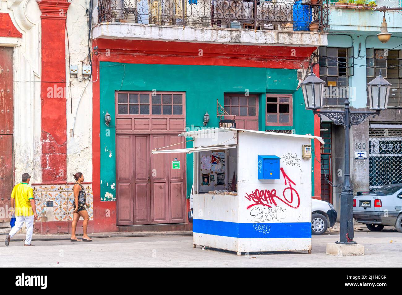 Cuba Correos kiosk by old buildings, Old Havana, Cuba, 2017 Stock Photo ...