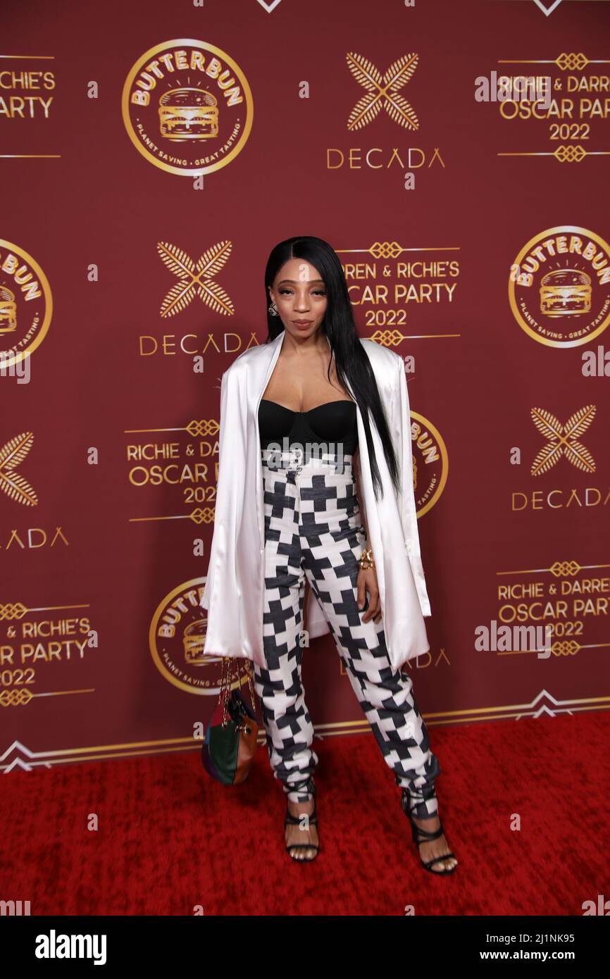 Kim Dillinger arrives at Darren Dzienciol and Richie Akiva’s Oscar ...