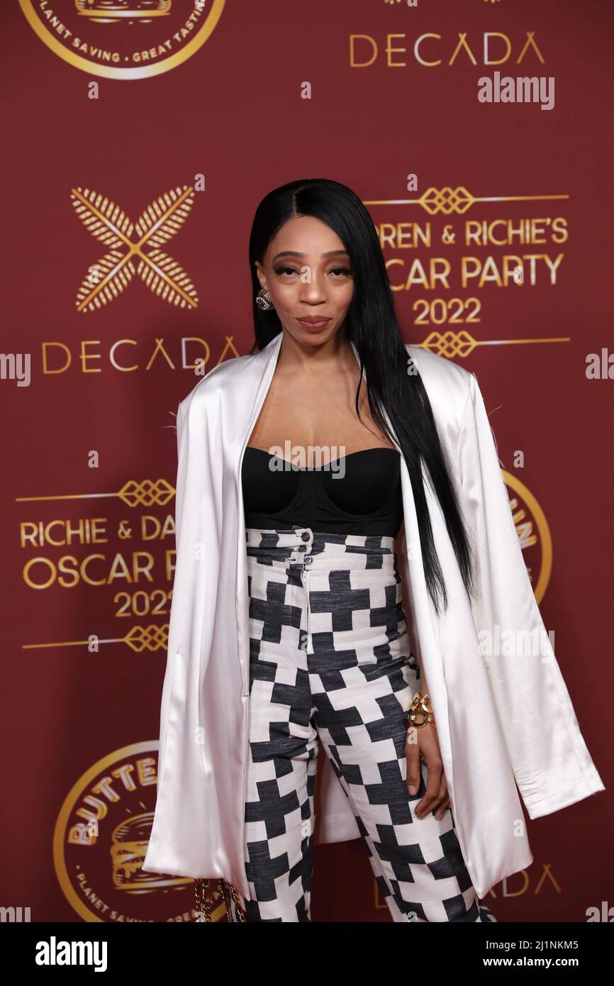 Kim Dillinger arrives at Darren Dzienciol and Richie Akiva’s Oscar ...