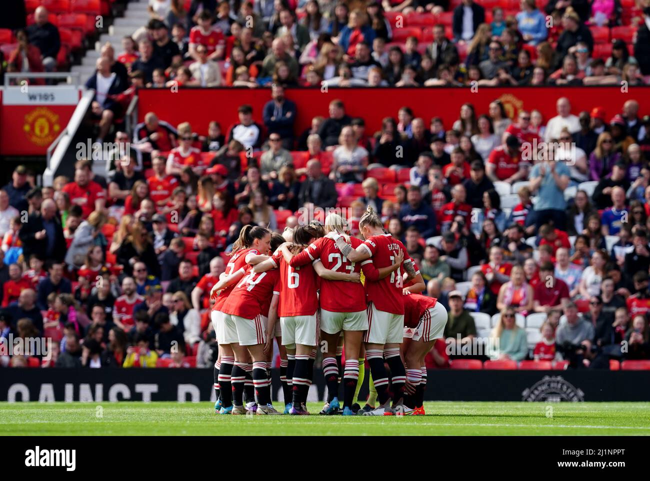 Soccer huddle manchester united hi-res stock photography and images - Alamy