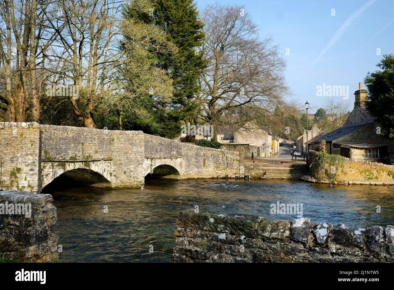 The medieval Sheepwash Bridge, in Ashford-in-the-Water, Peak District ...