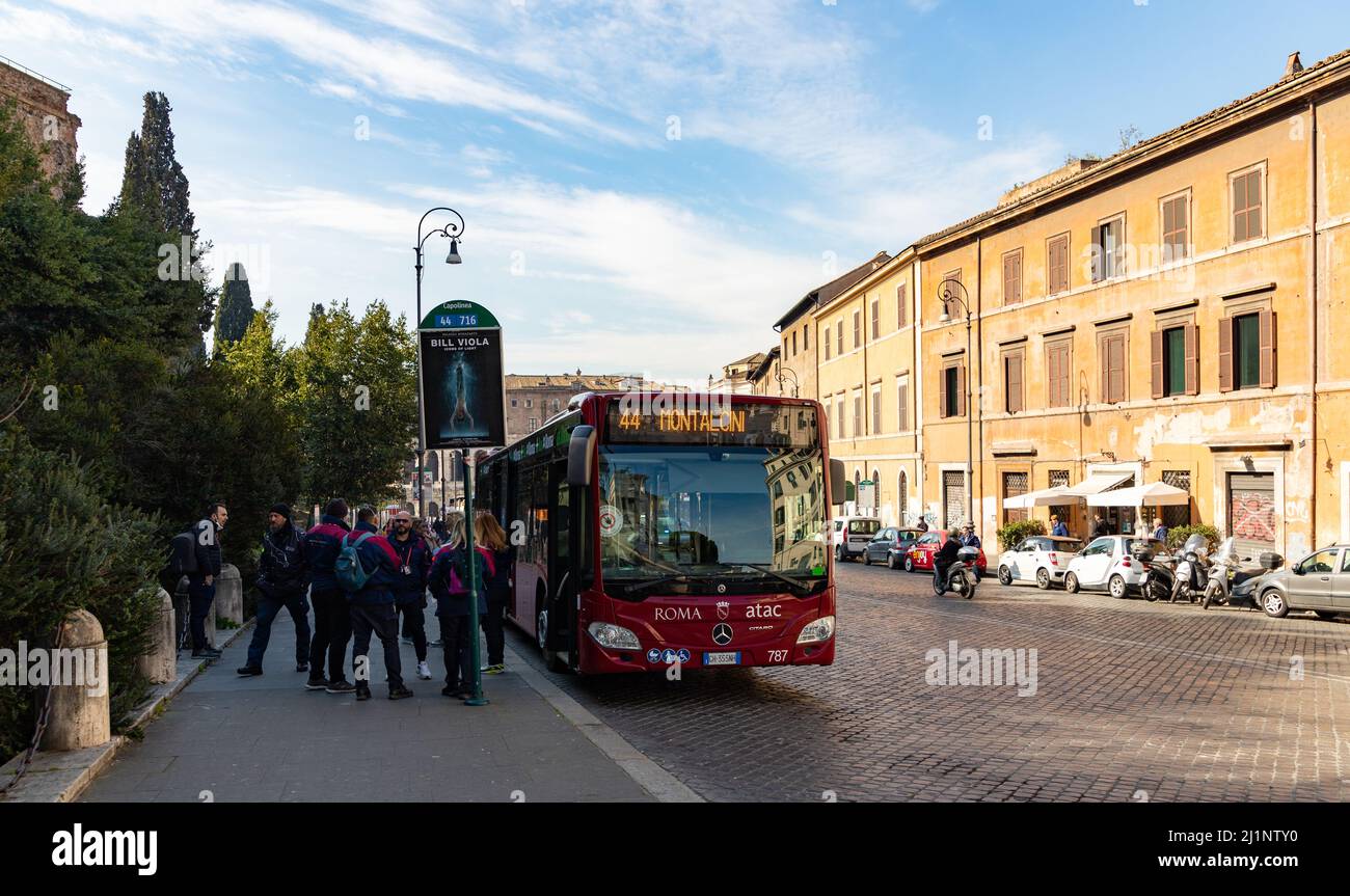 A picture of a Rome city bus Stock Photo - Alamy