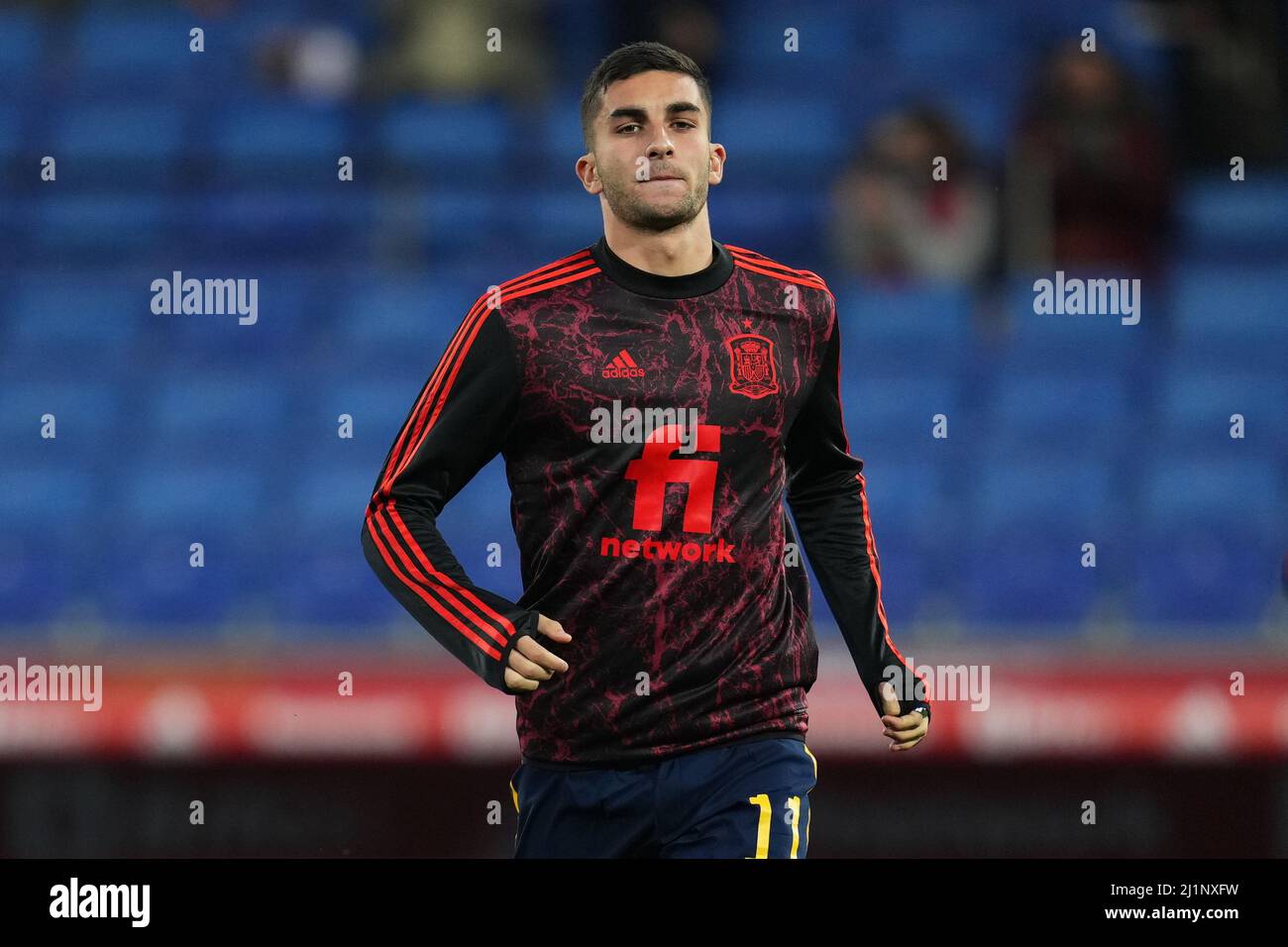 Ferran Torres of Spain warm-up during the friendly match between Spain ...
