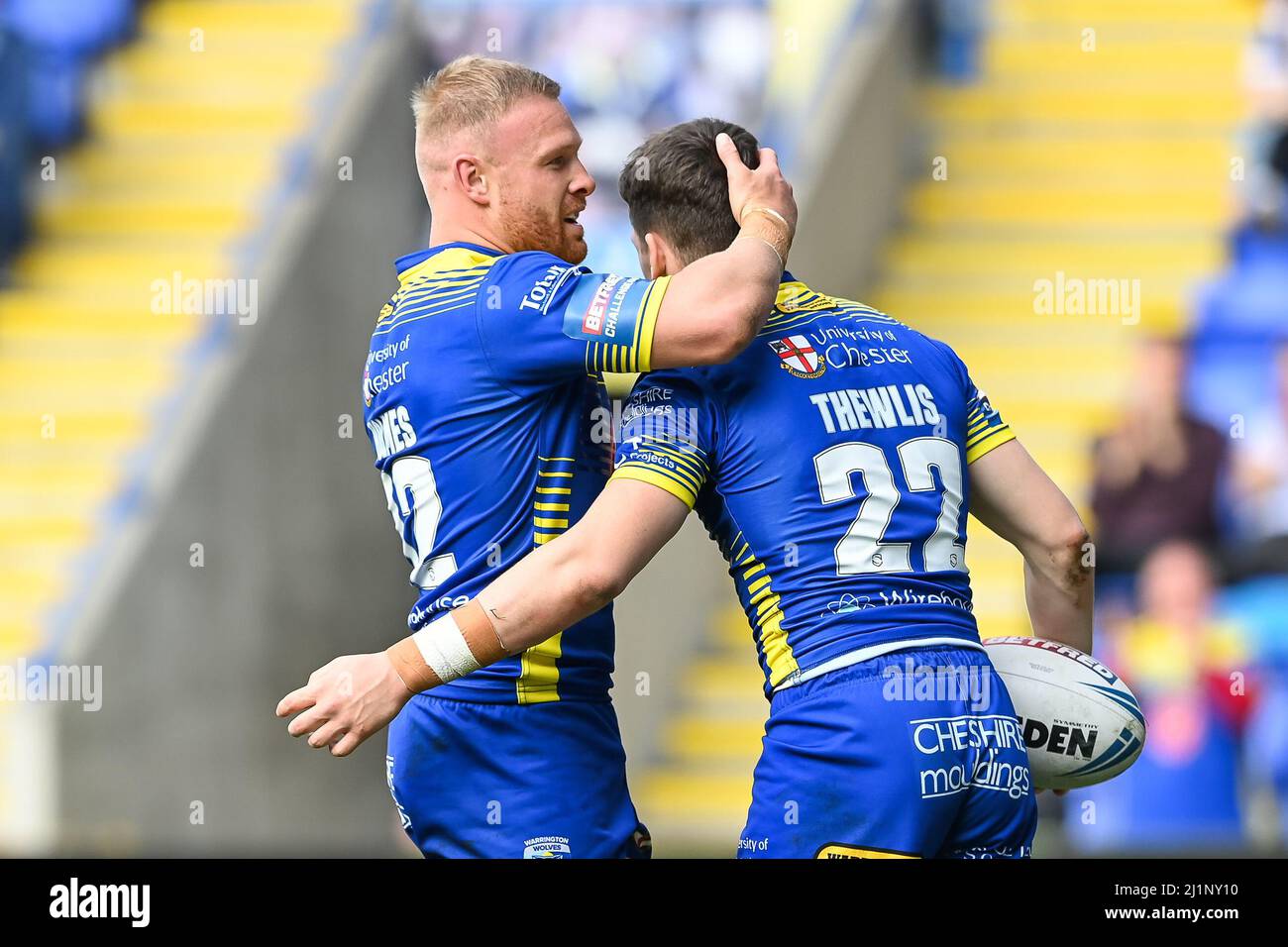 Josh Thewlis #22 of Warrington Wolves goes over for a try Stock Photo ...