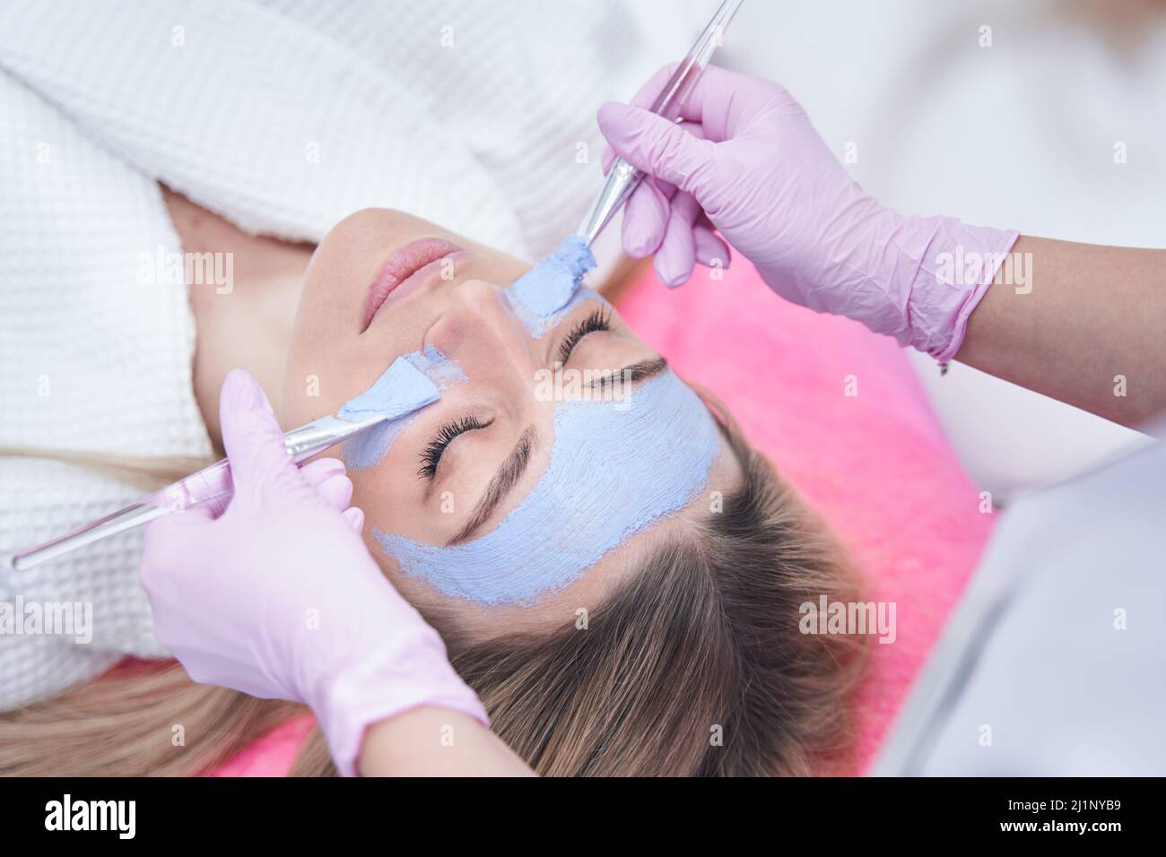 Clay mask spread hi-res stock photography and images - Alamy