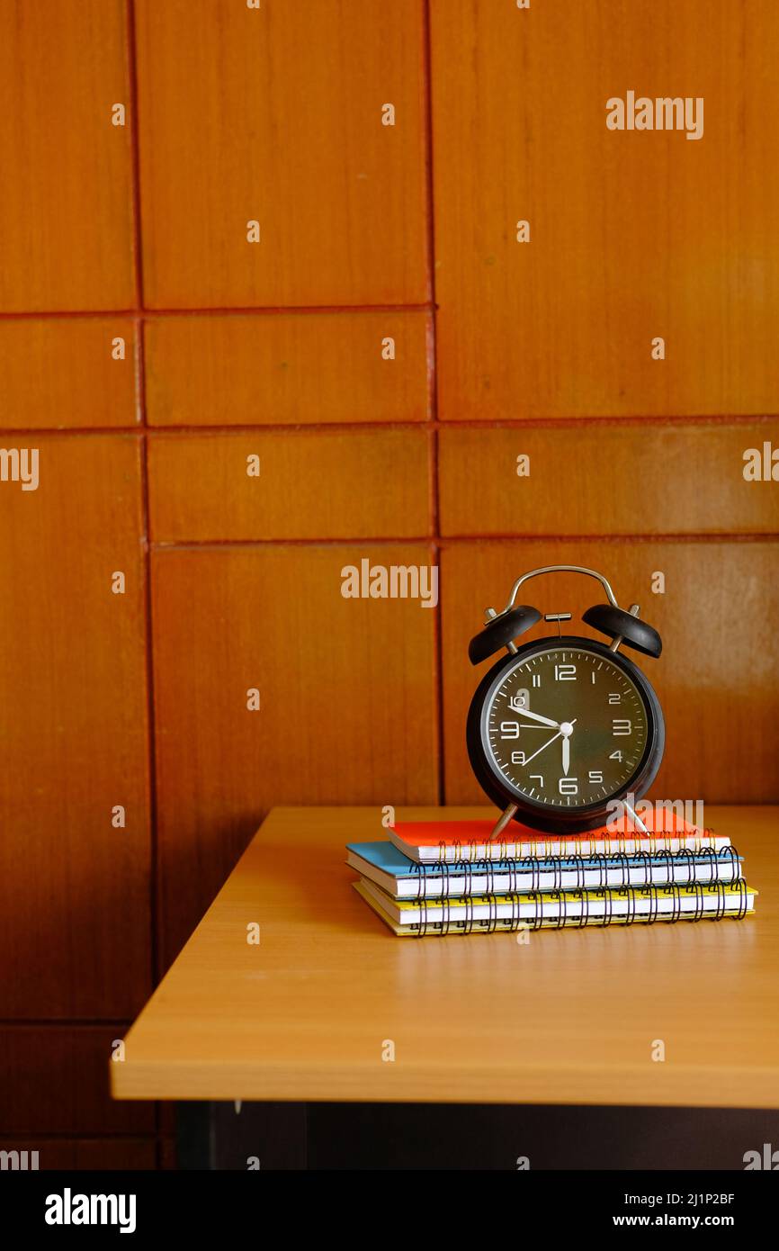 Stack notepad clock eyeglass on hi-res stock photography and images - Alamy