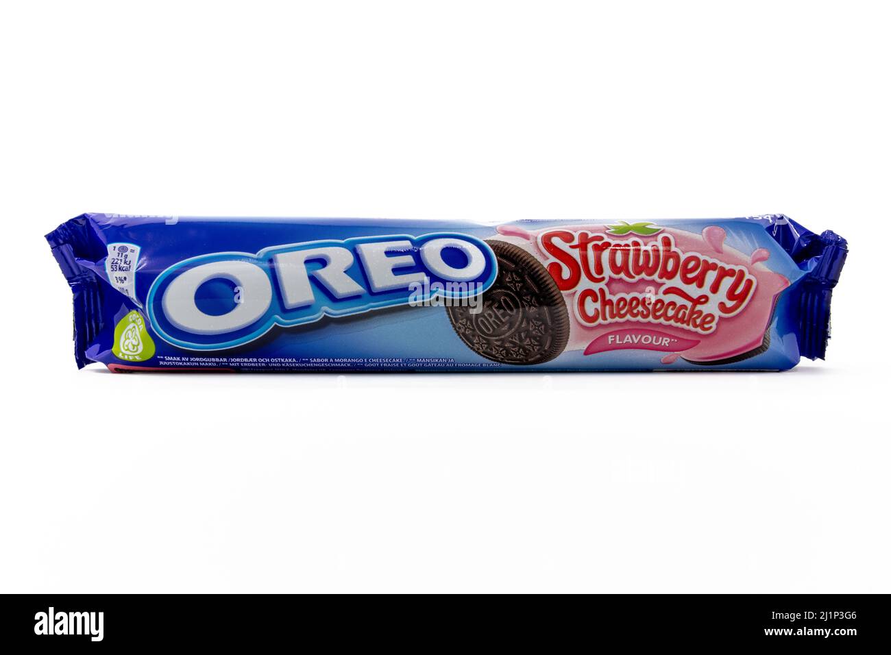 Oreo Strawberry Cheesecake Sandwich Biscuits Stock Photo - Alamy