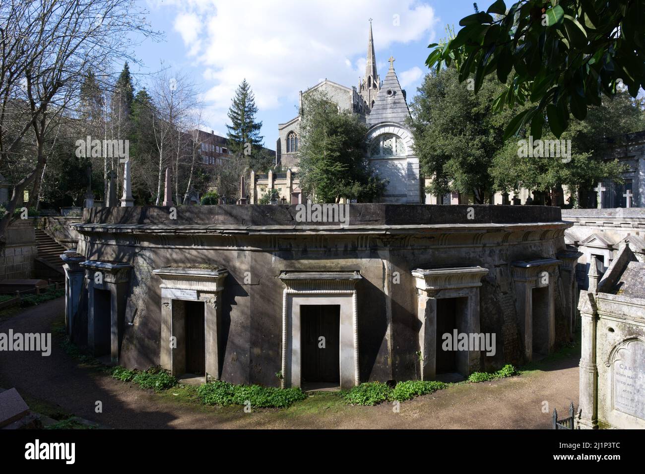 Circular church cemetery hi-res stock photography and images - Alamy