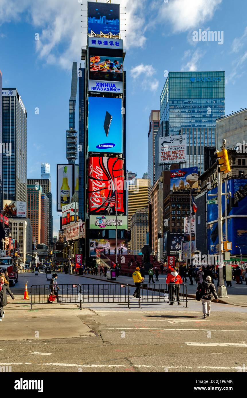 Time Square New York in the evening, Skyscraper with advertisement on ...