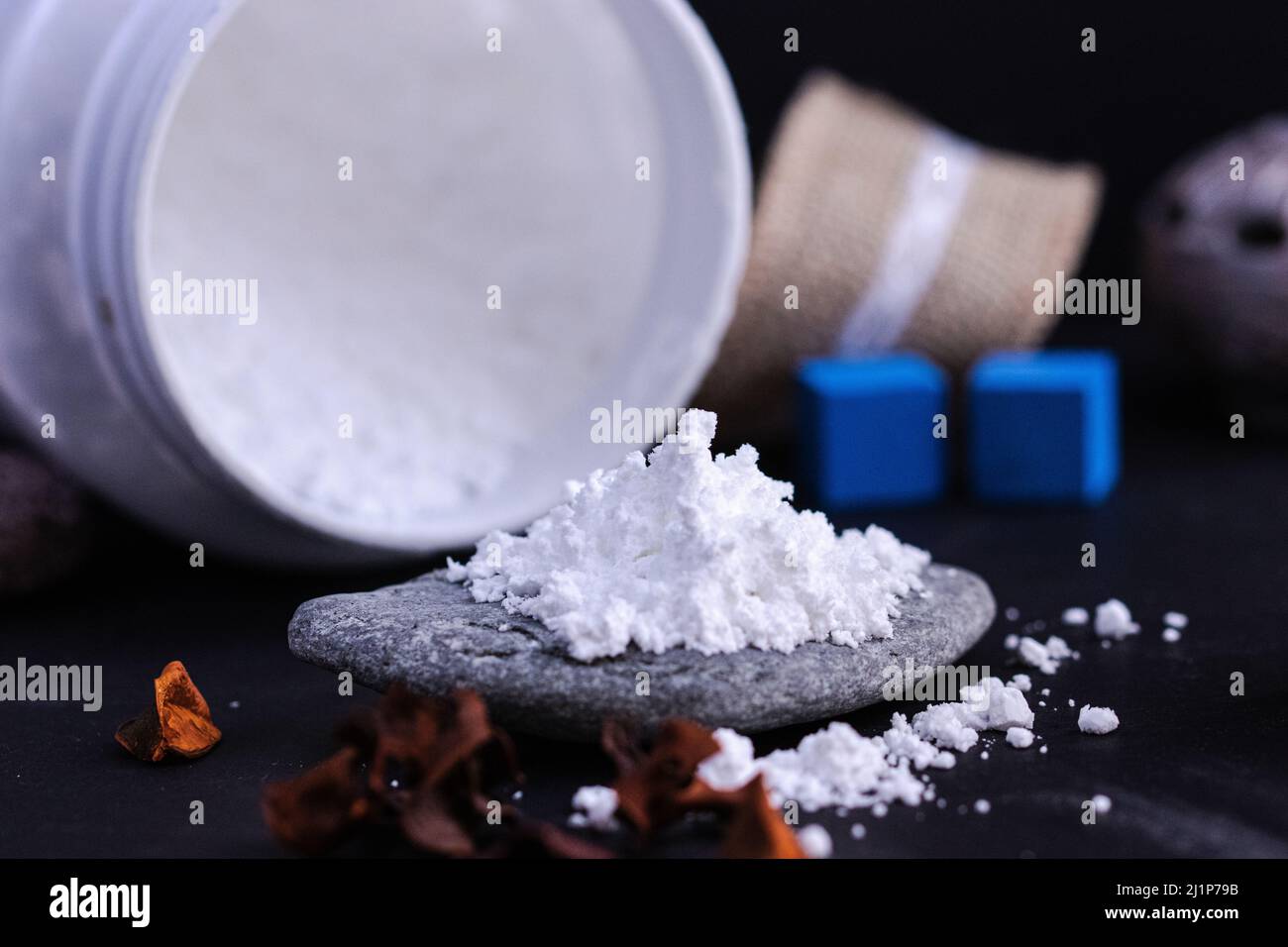 Creatine monohydrate hi-res stock photography and images - Alamy