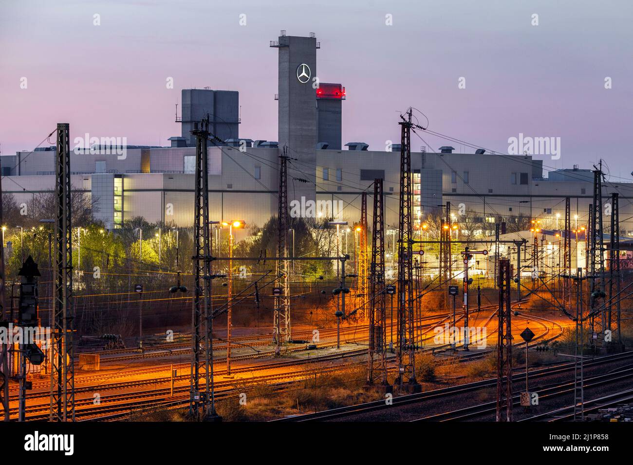 Mercedes Benz, Sprinter plant in Düsseldorf at the train tracks Stock ...