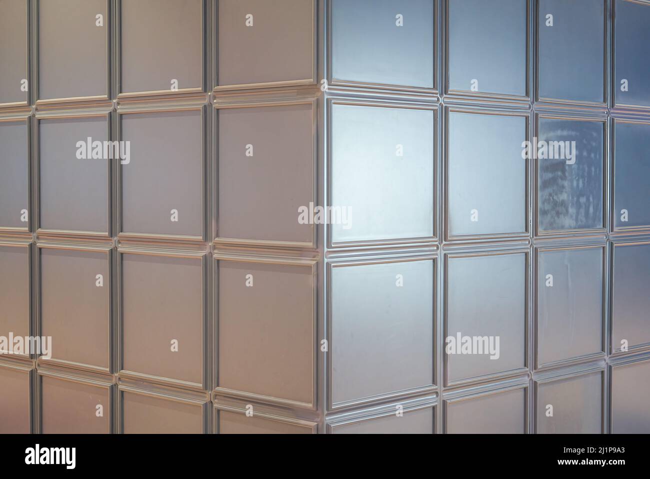 silver square veneer wall design Stock Photo - Alamy