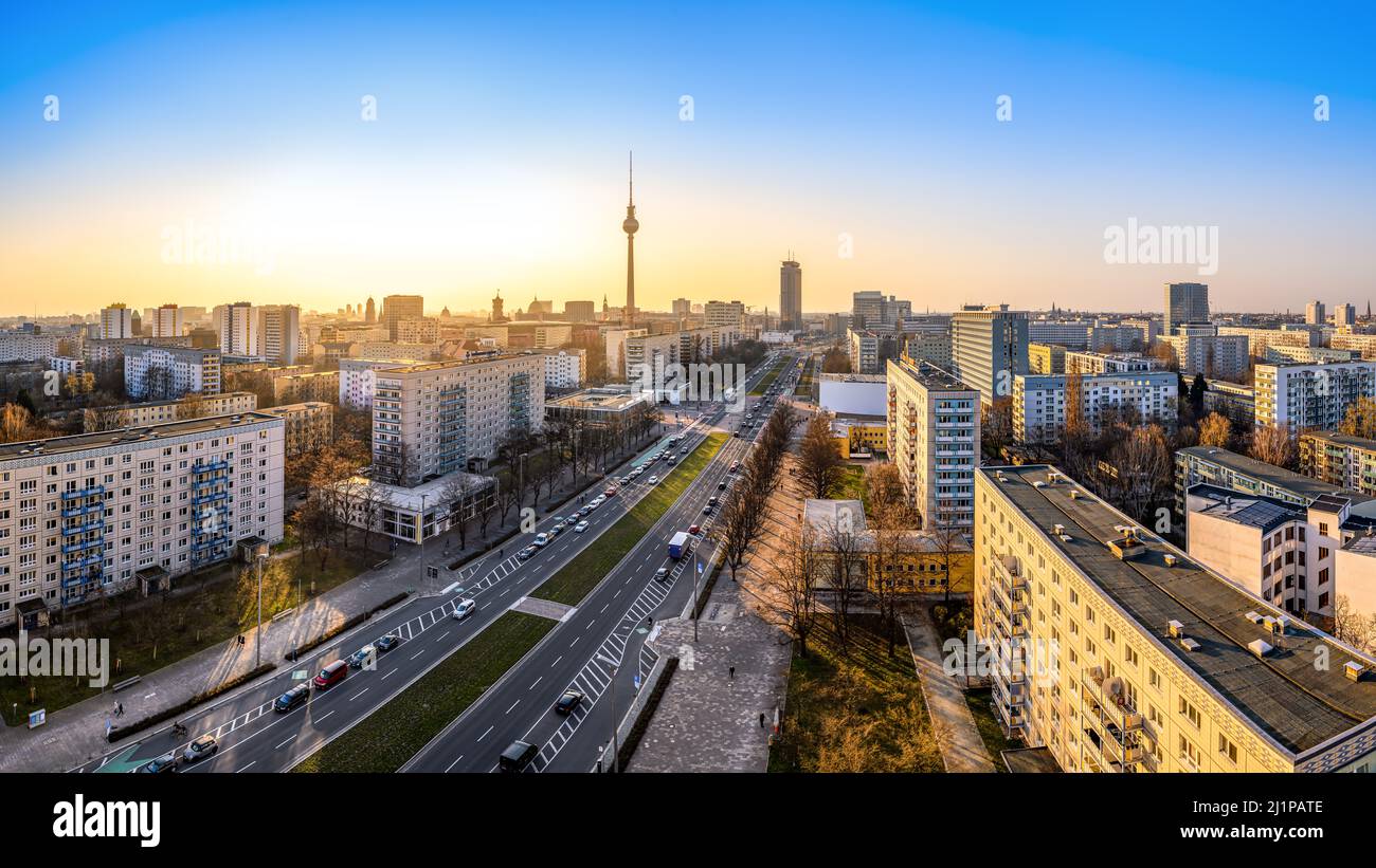 Berlin skyline panorama during sunset hi-res stock photography and ...
