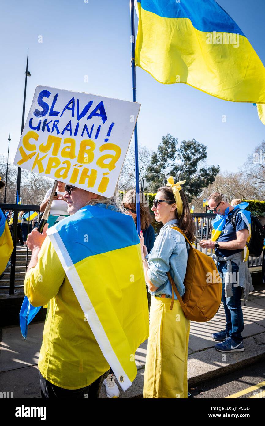 Thousands march in solidarity against the war in Ukraine. 'London ...