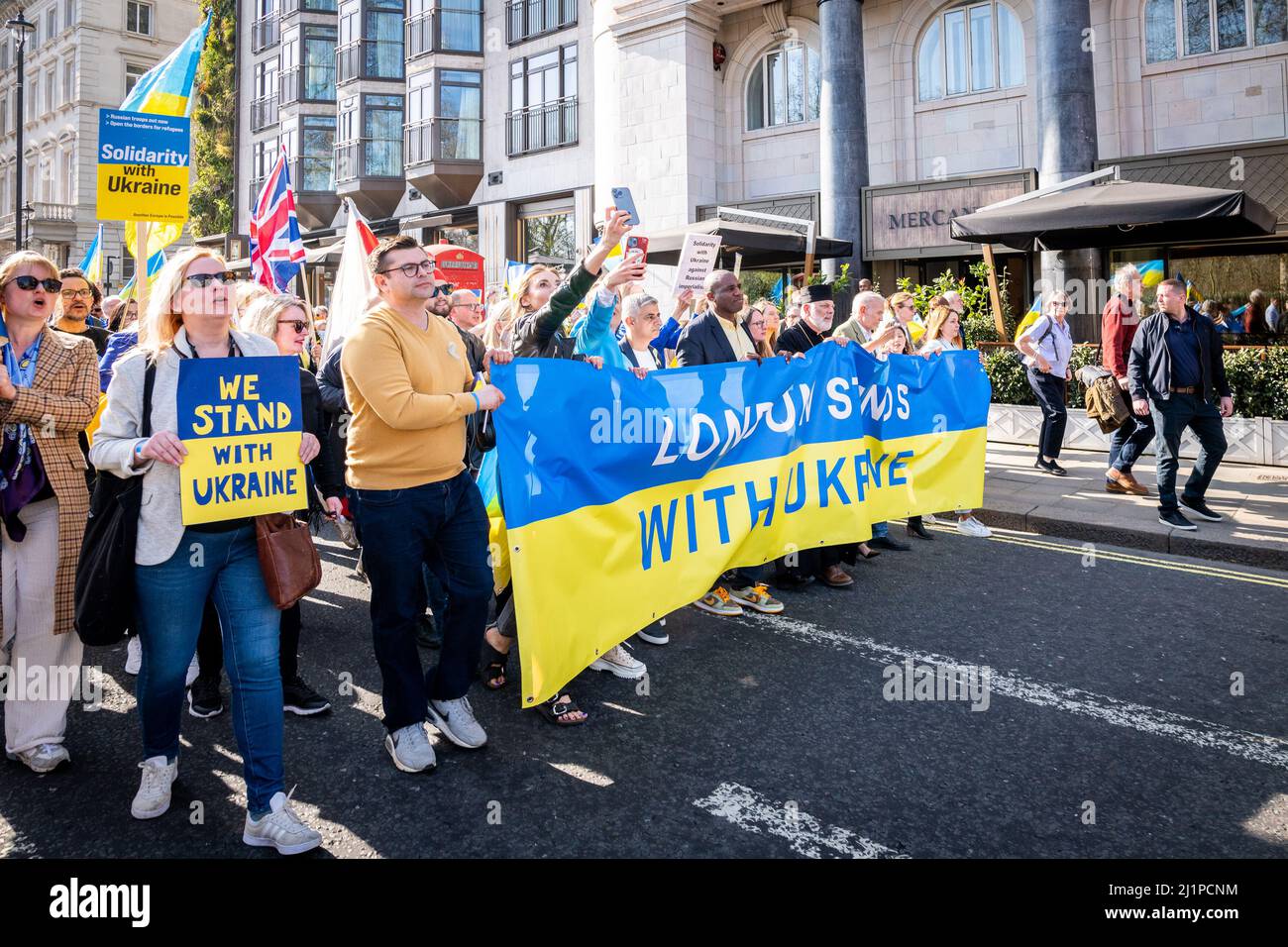 Thousands march in solidarity against the war in Ukraine. 'London ...